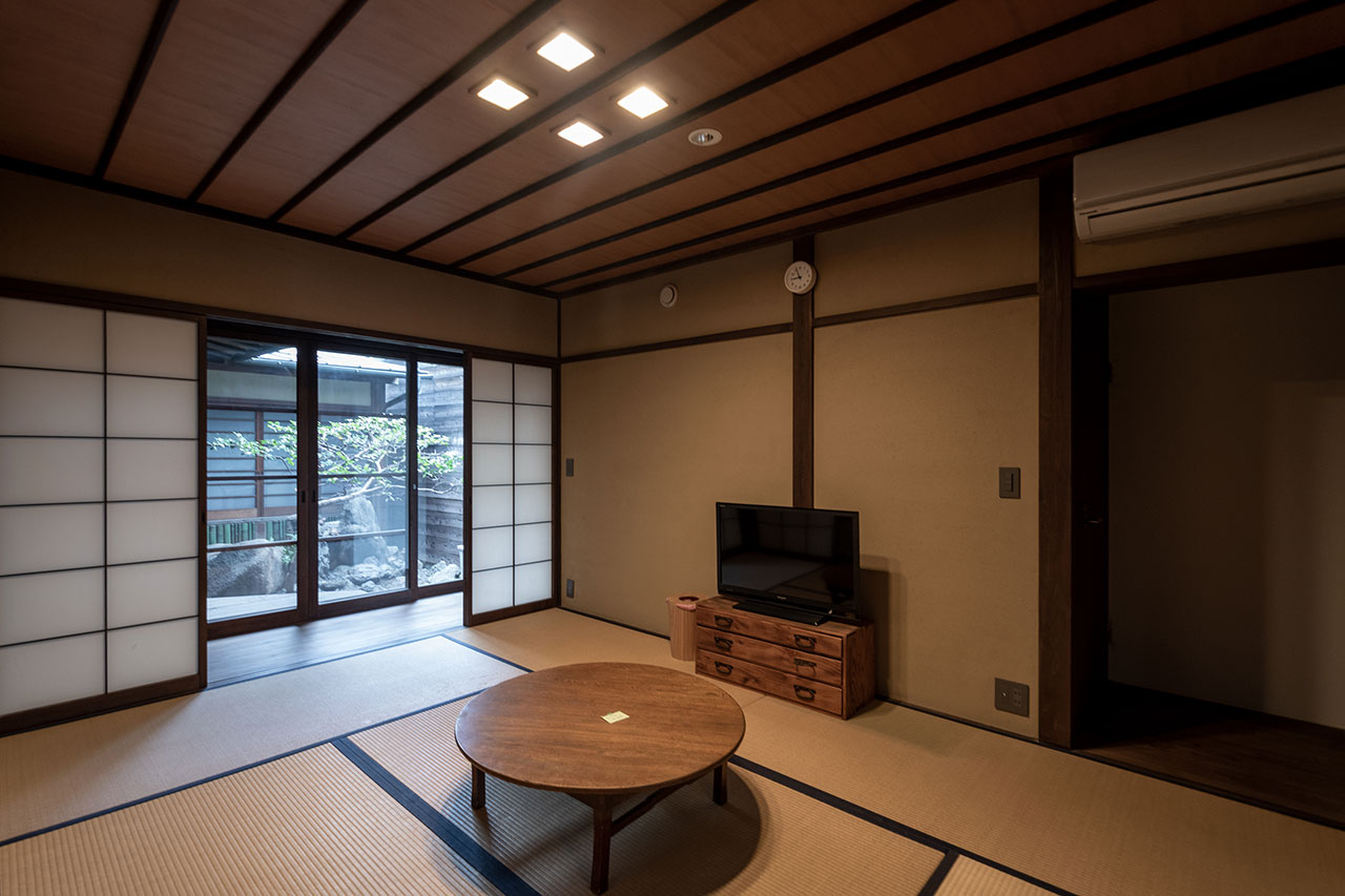 Kyomachiya in Shimabara (Nishishinyashikishimonocho, Shimogyo Ward ...