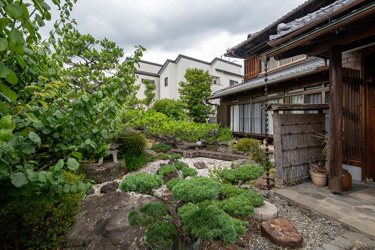 Farmhouse-style Residence in Muko City (Mozumecho-Dounomae, Muko City ...